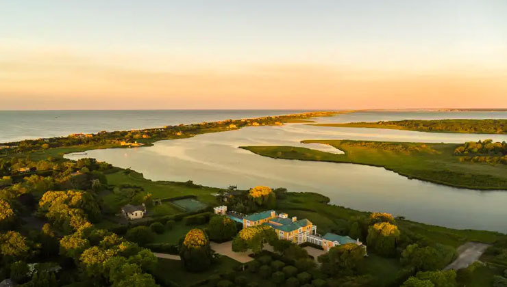 Ahmet Ertegün’ün ABD’deki son malikânesi 29 milyon dolara el değiştirdi ...